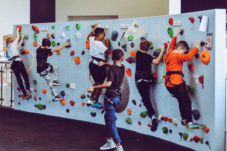 20 Wonderful Wall Games for Kids - Pedagogue